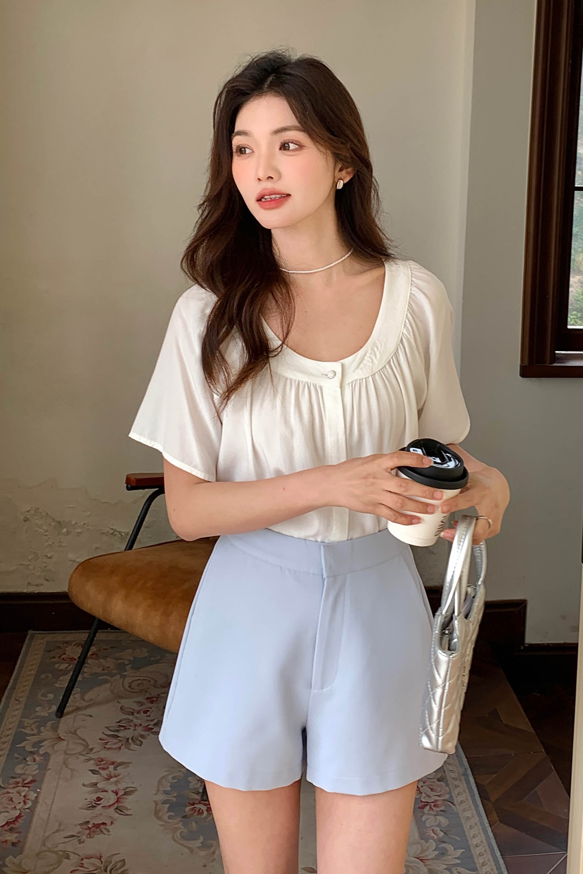 (DEFECT) U-NECK MIRCO PEARL TOP IN WHITE | ARIMEE | MAISON DE MEE